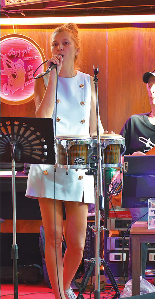 Gloria interviews Regina at the Jazz Pit - Pattaya Trader